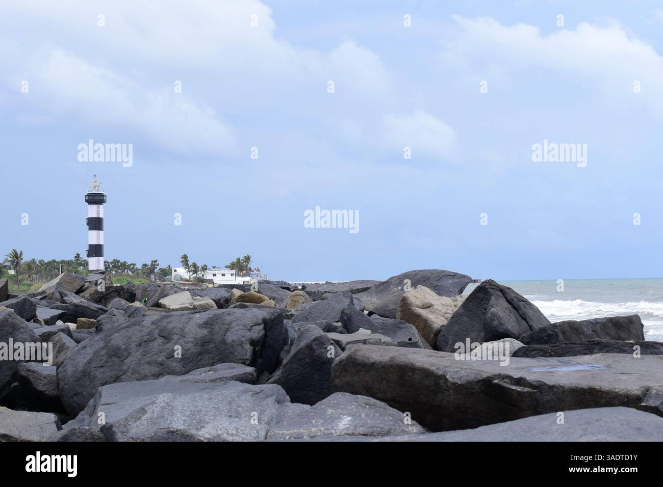 Rocky beaches india hi-res stock photography and images - Alamy