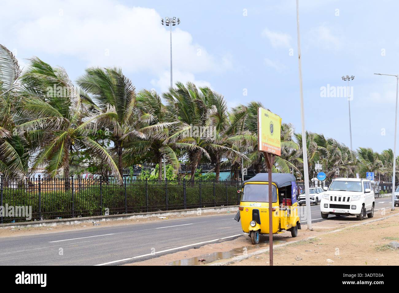 Pondy marina beach hi-res stock photography and images - Alamy