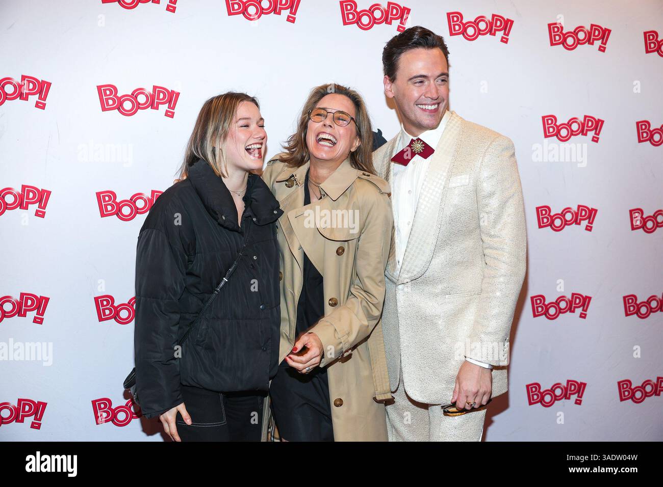 Ny. 05th Apr, 2025. Tea Leoni, West Duchovny, Erich Bergen in ...