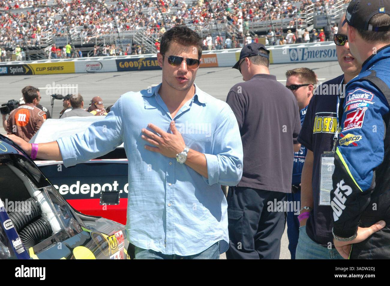 Sep 07, 2008 - Richmond, Virginia, USA - Singer NICK LACHEY hangs out ...