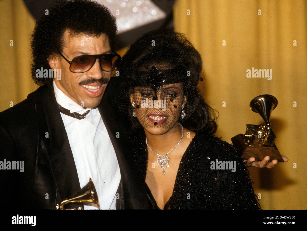 Feb 26, 1985 - Los Angeles, California, USA - Singer LIONEL RICHIE with ...