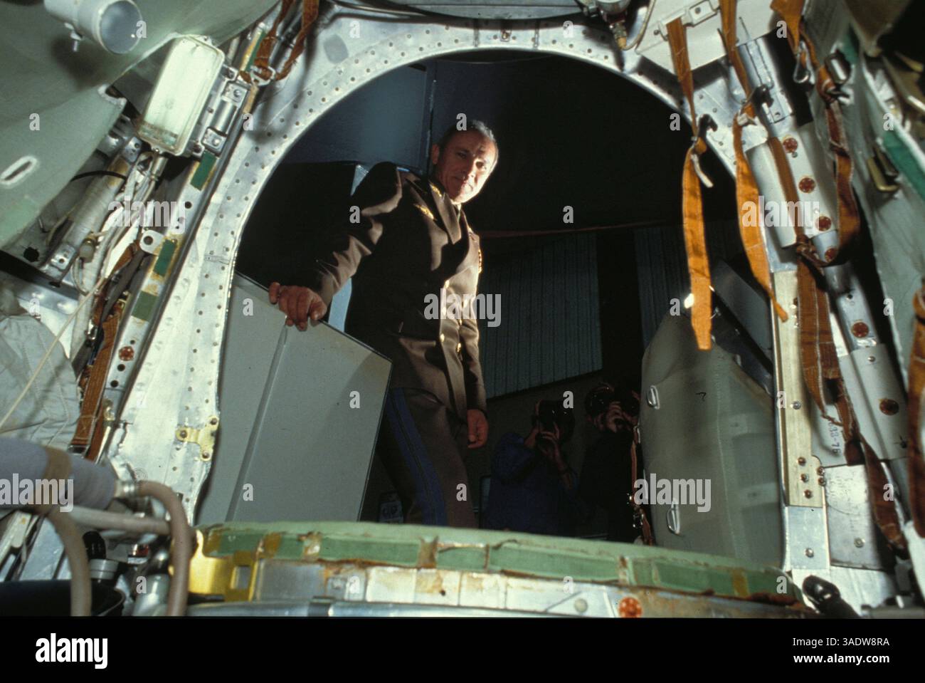 Inside the mir orbital station hi-res stock photography and images - Alamy