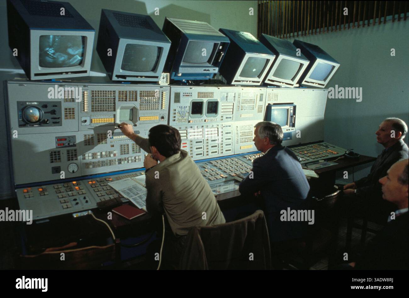 Inside the mir orbital station hi-res stock photography and images - Alamy