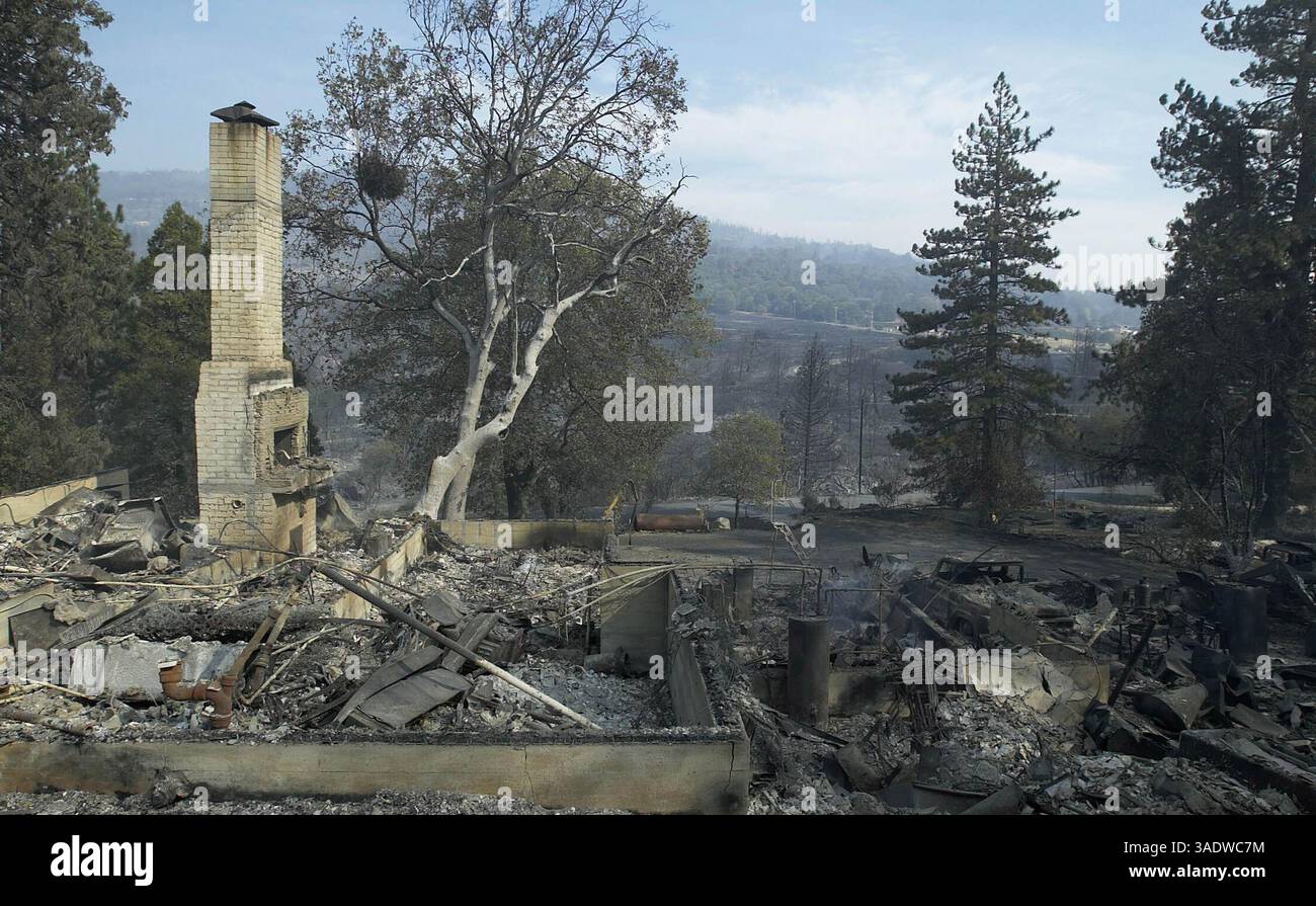 Oct 29, 2003; Cuyameca Mountain, CA, USA; CALIFORNIA WILDFIRES. The ...