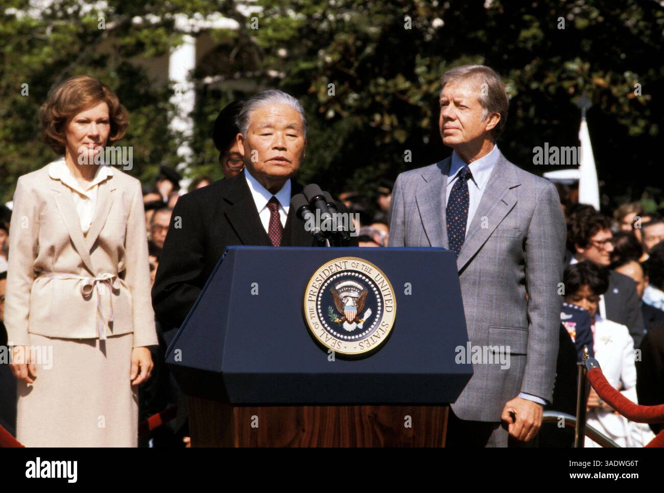 Sep 13, 2004; Washington, DC, USA; (File Photo. Date Unknown) (L-R) US ...