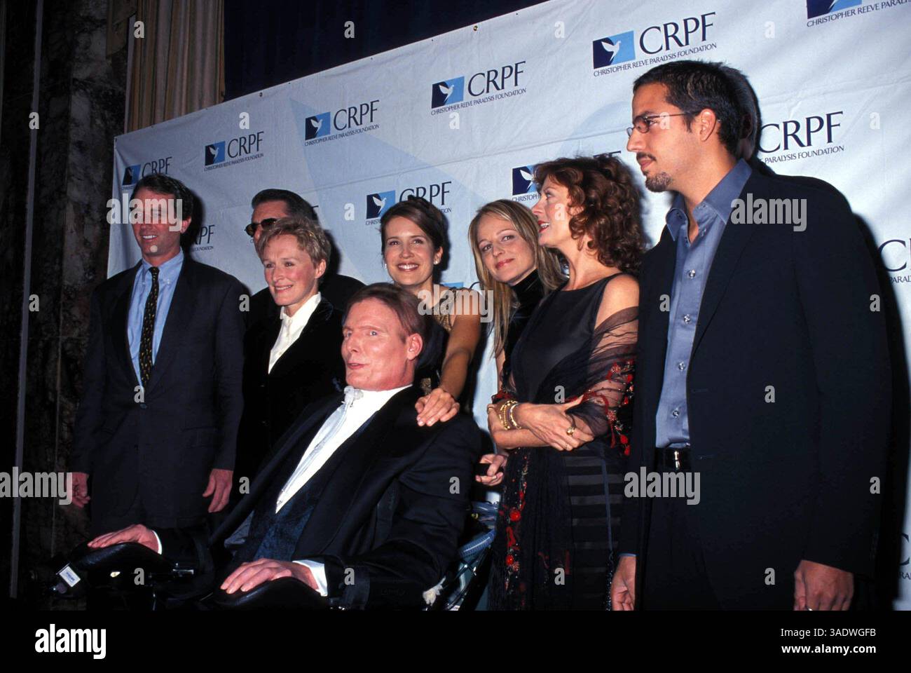 11/13/01 - NEW YORK CITY ROBERT KENNEDY Jr, GLENN CLOSE, CHRISTOPHER ...
