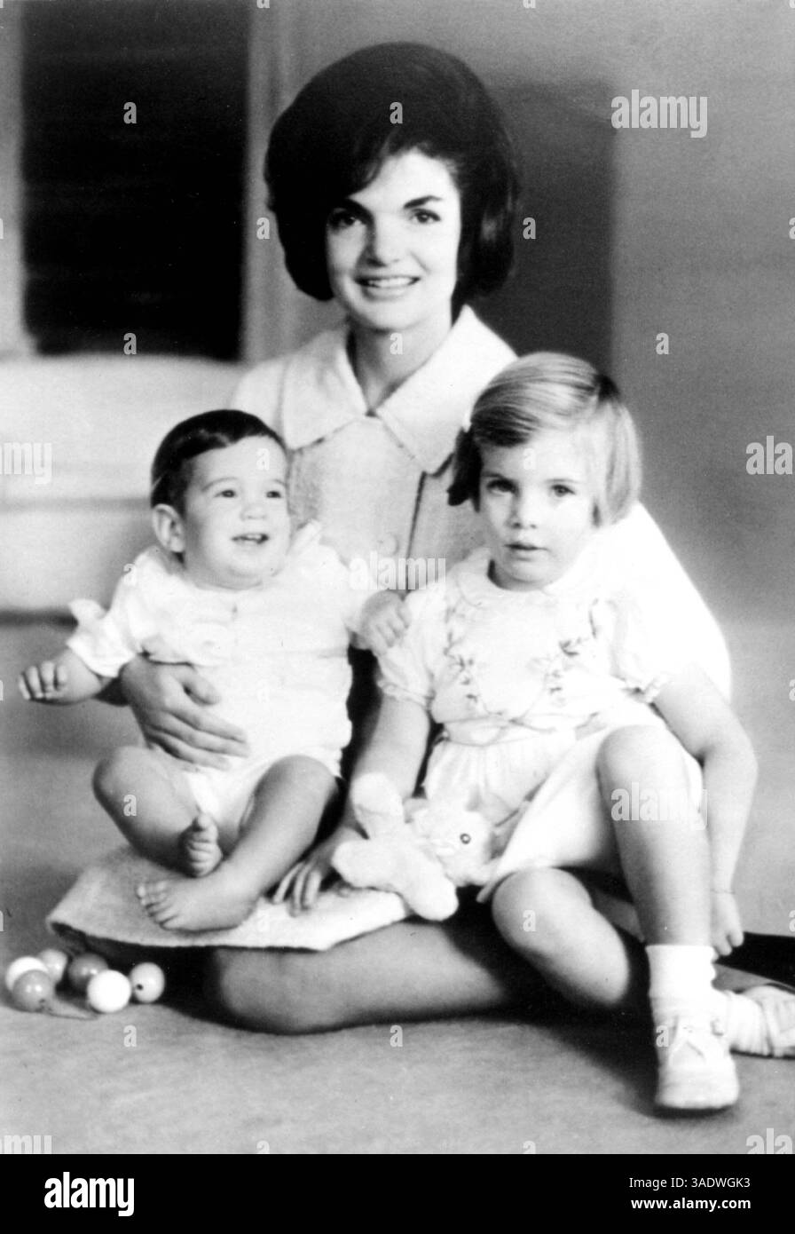 JACKIE KENNEDY ONASSIS AND HER CHILDREN CAROLINE AND JOHN JR..ÂGLOBE PHOTOS, INC (Credit Image ...