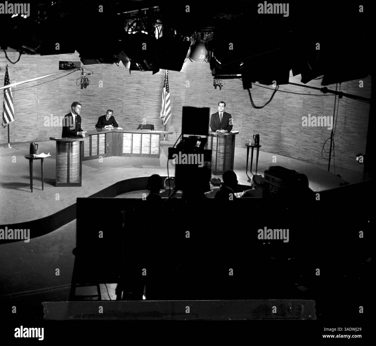 JOHN F. KENNEDY AND RICHARD NIXON DEBATE.PHOTO SUPPLIED BY GLOBE PHOTOS ...