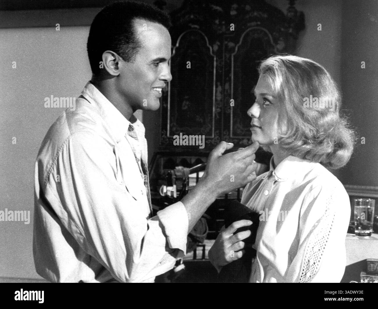 Jun 07, 1959; Hollywood, CA, USA; HARRY BELAFONTE and INGER STEVENS ...