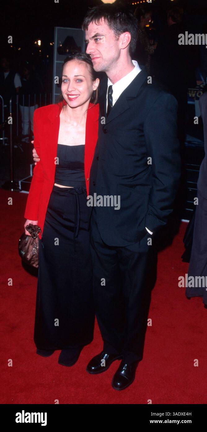 Fiona apple 1999 hi-res stock photography and images - Alamy