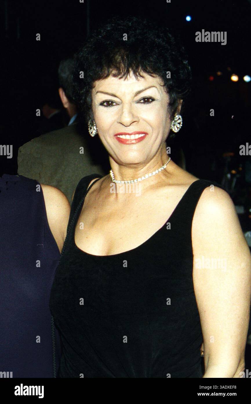 Oct 28, 2000; Dallas, Texas, USA; Angie Harmon's estranged mother ...