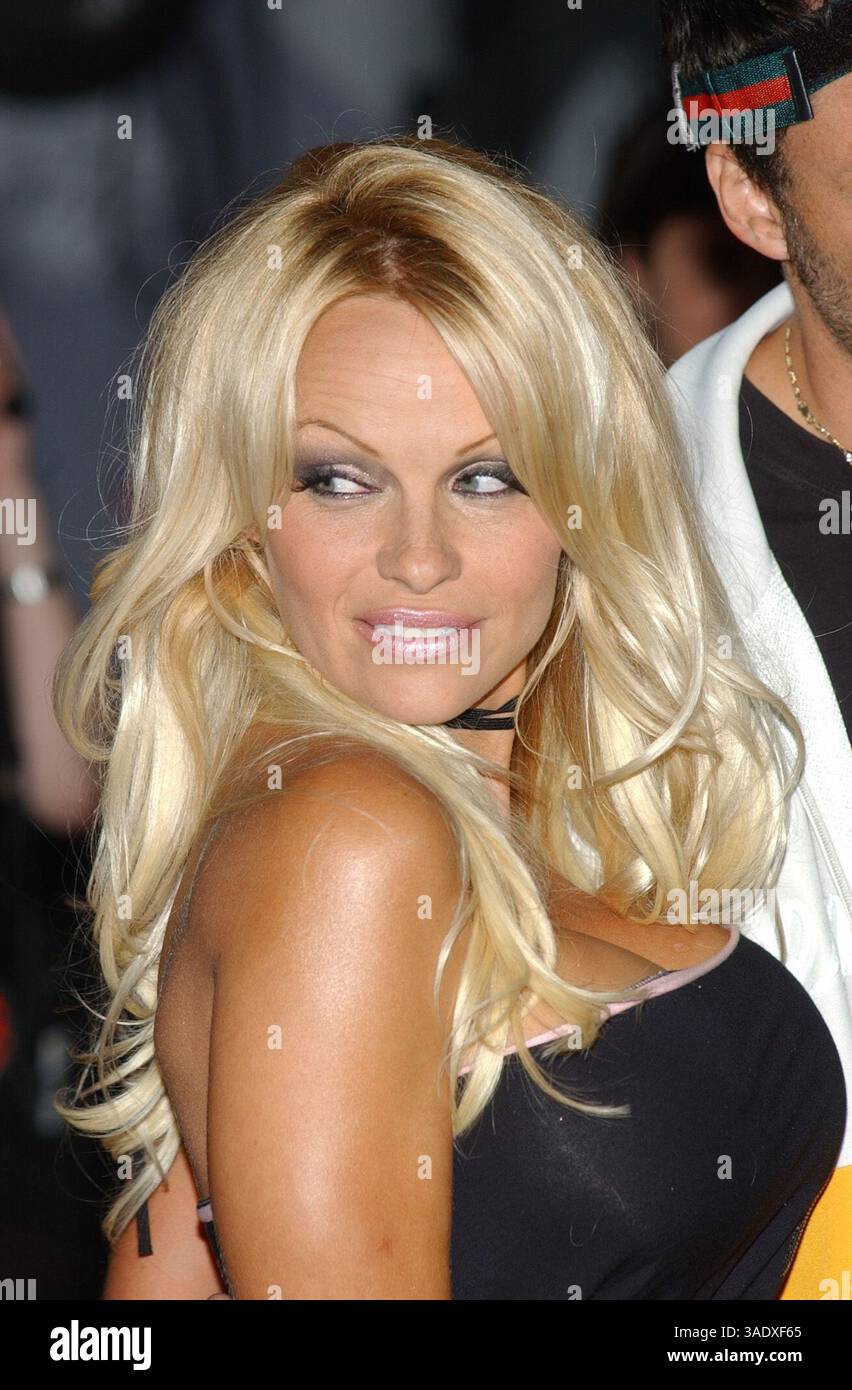 Actress PAMELA ANDERSON arriving at the 2003 MTV Video Music Awards ...