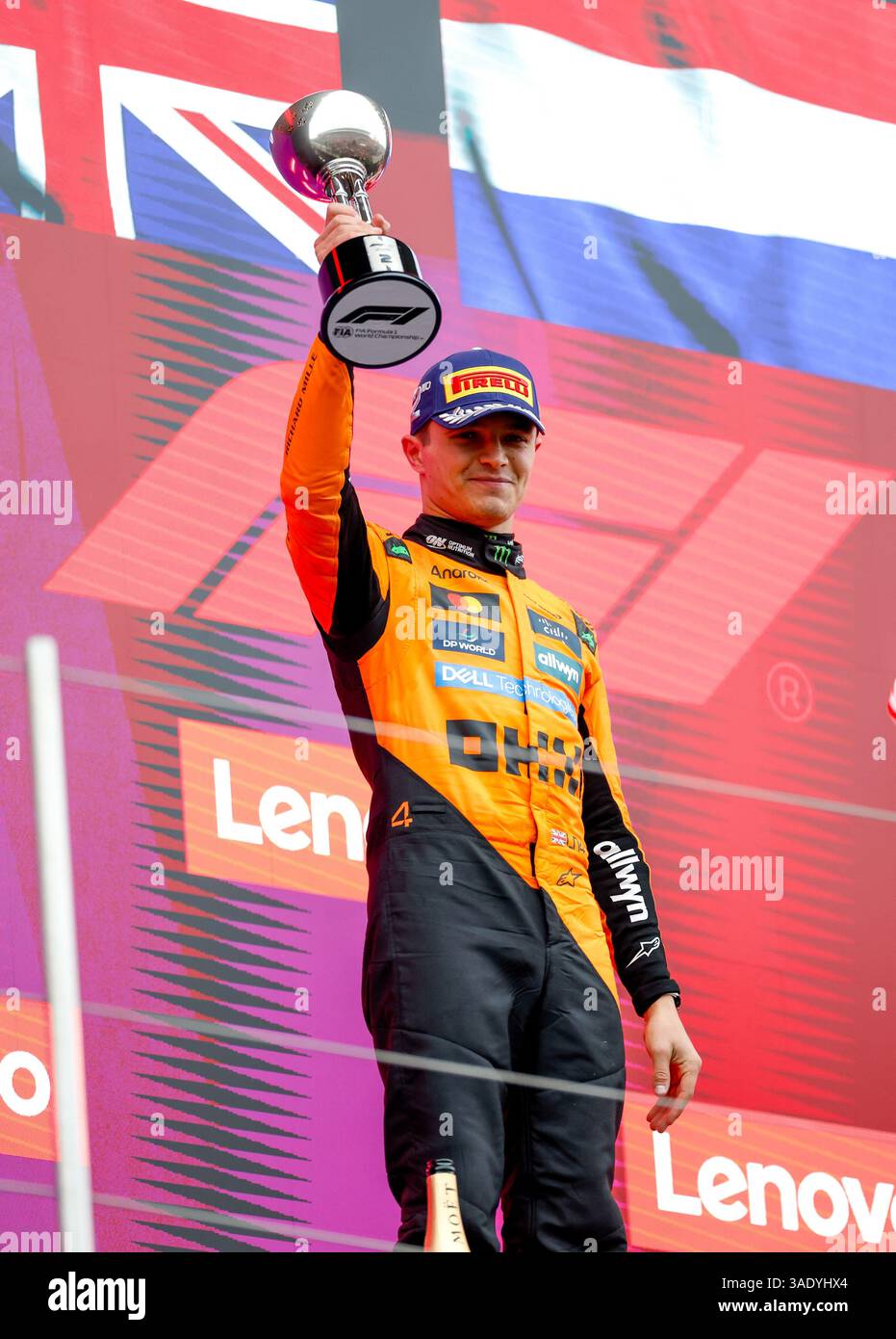 NORRIS Lando (gbr), McLaren F1 Team MCL39, portrait podium during the Formula 1 Lenovo Japanese ...