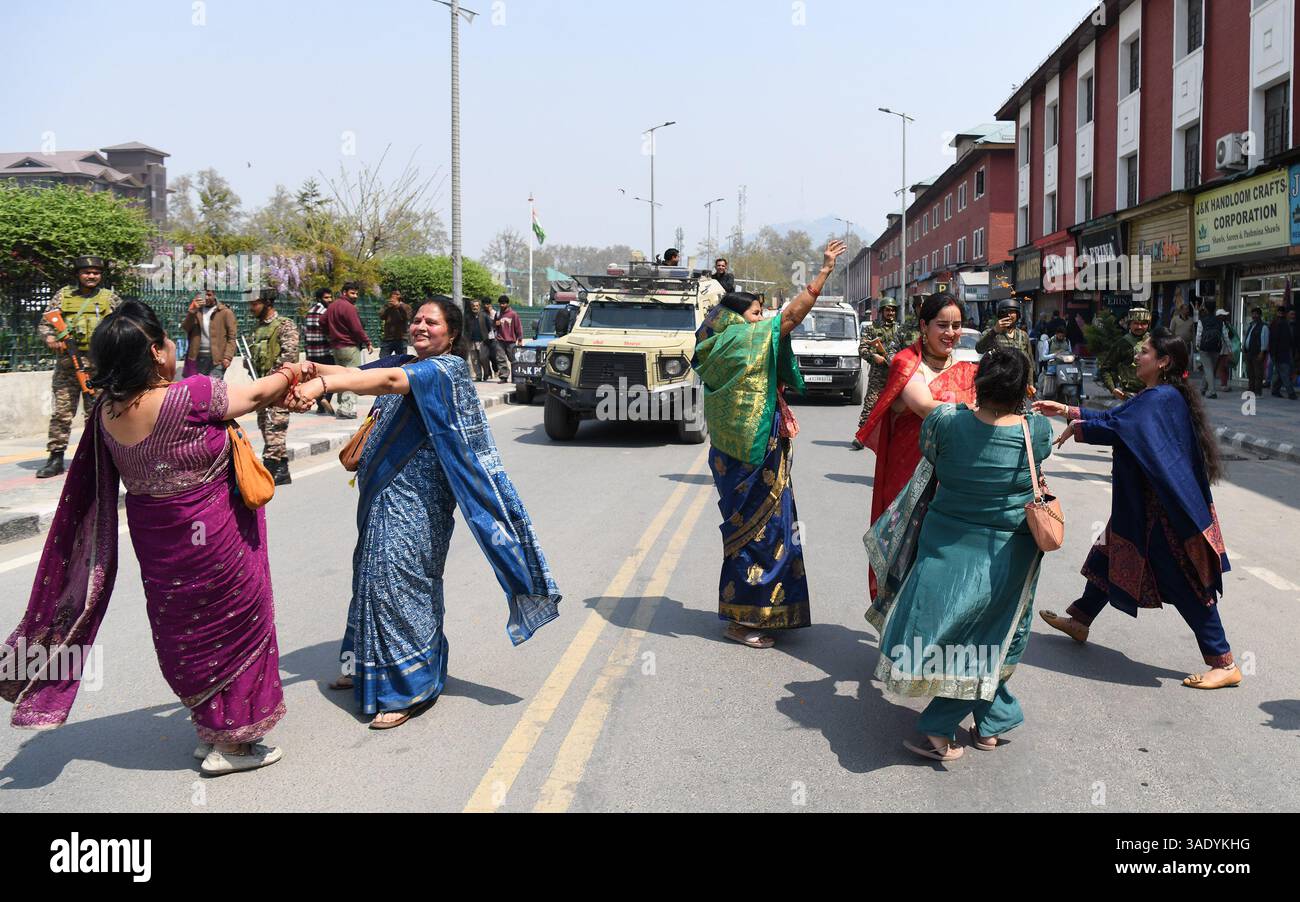 Srinagar, Jammu And Kashmir, India. 6th Apr, 2025. Hindu devotees dance ...