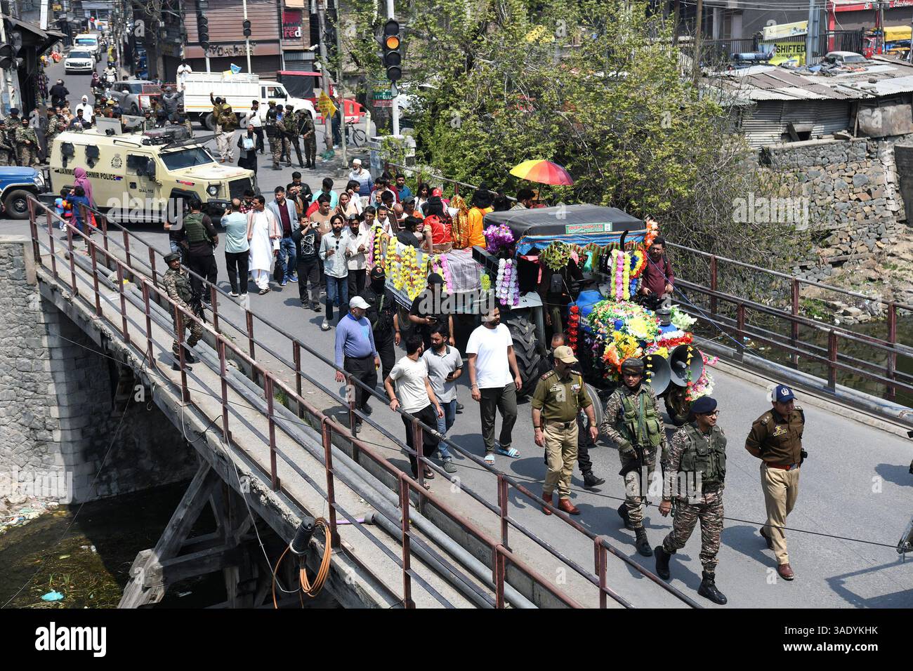 Srinagar, Jammu And Kashmir, India. 6th Apr, 2025. Indian paramilitary ...