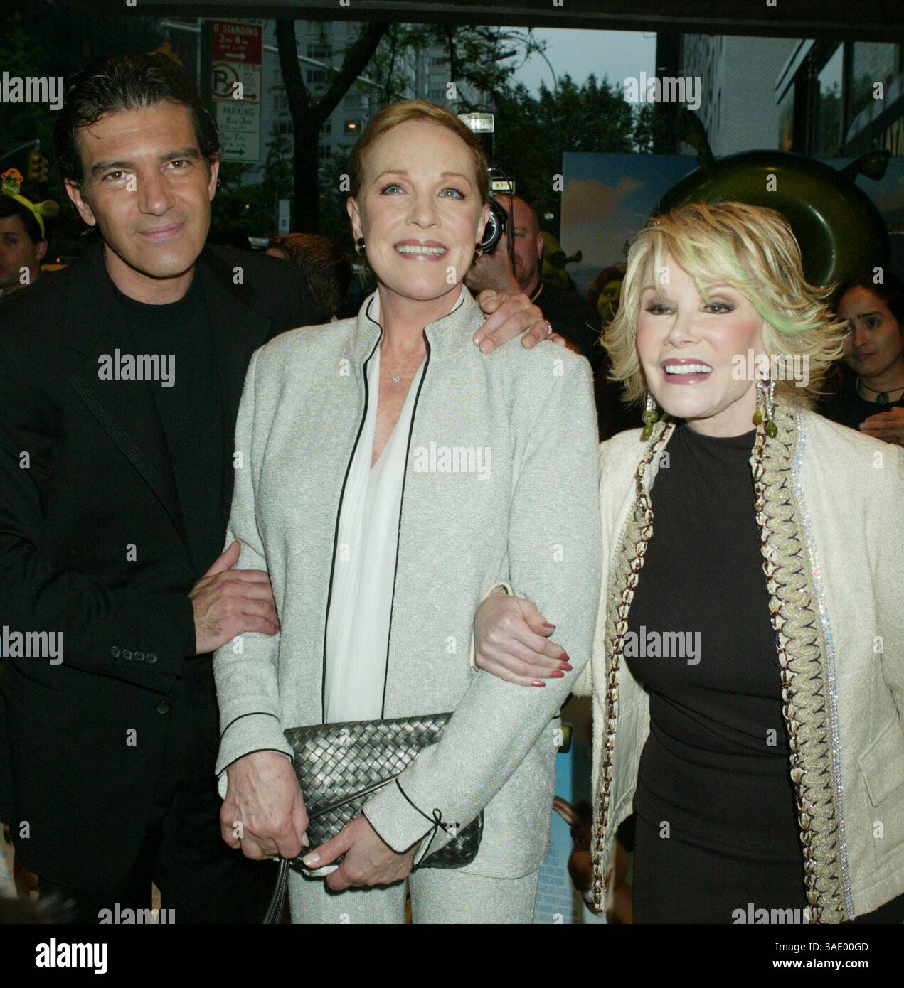 May 17, 2004; New York, NY, USA; Actress JULIE ANDREWS (C), actor ...