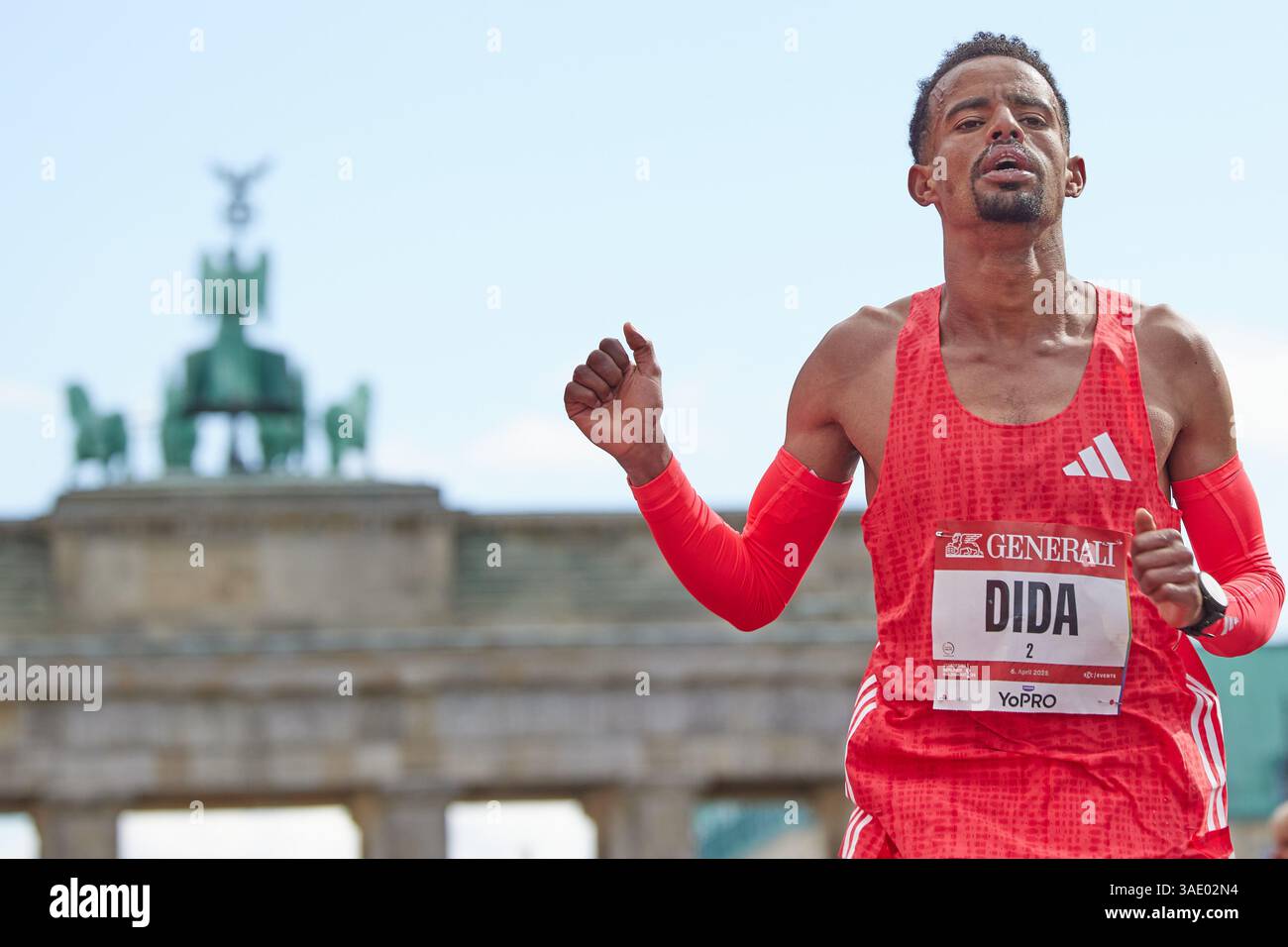 Berlin, Germany. 06th Apr, 2025. Ethiopian Gemechu Dida wins the Berlin ...