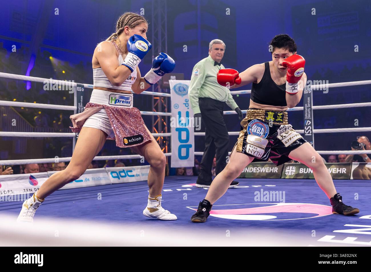 Potsdam, Germany. 06th Apr, 2025. Boxing: WBC, WBA, WBO, IBF World Atomweight Championship ...