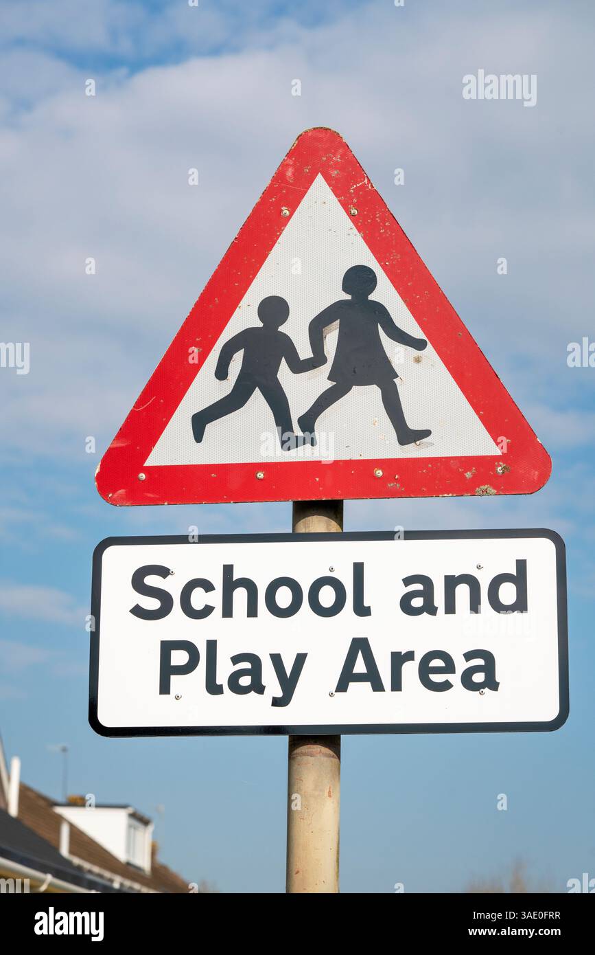 School traffic triangle hi-res stock photography and images - Alamy