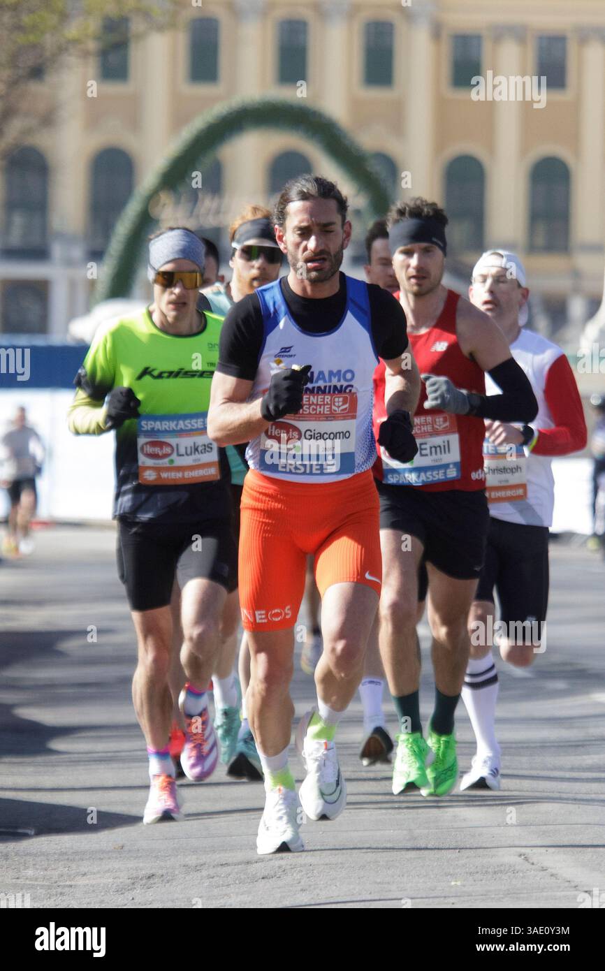 Vienna, Austria. 06th Apr, 2025. AUSTRIA; VIENNA; 20250406; Runners of ...