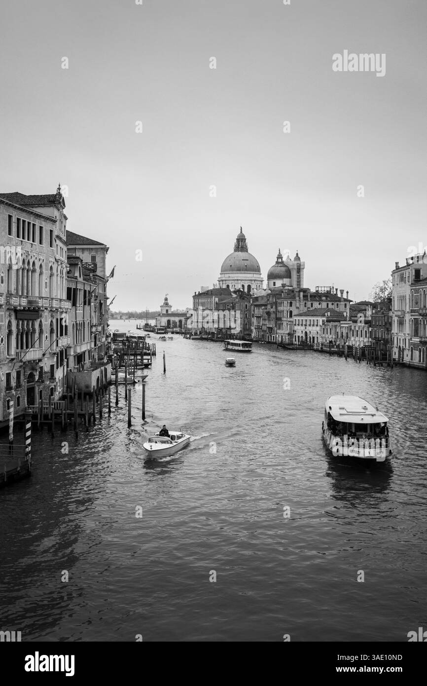 Vaporettis hi-res stock photography and images - Alamy