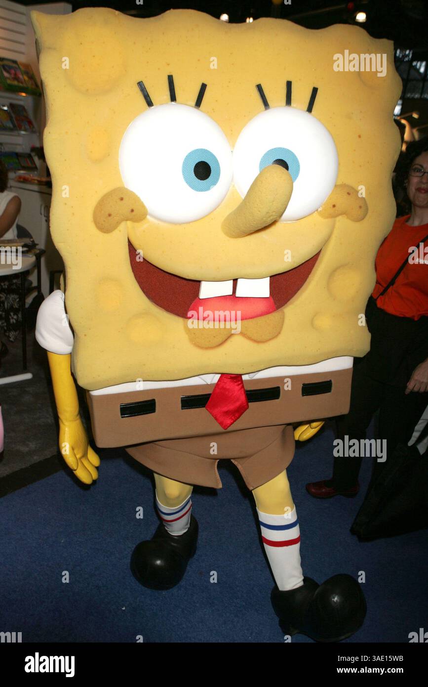 Spongebob 2005 hi-res stock photography and images - Alamy