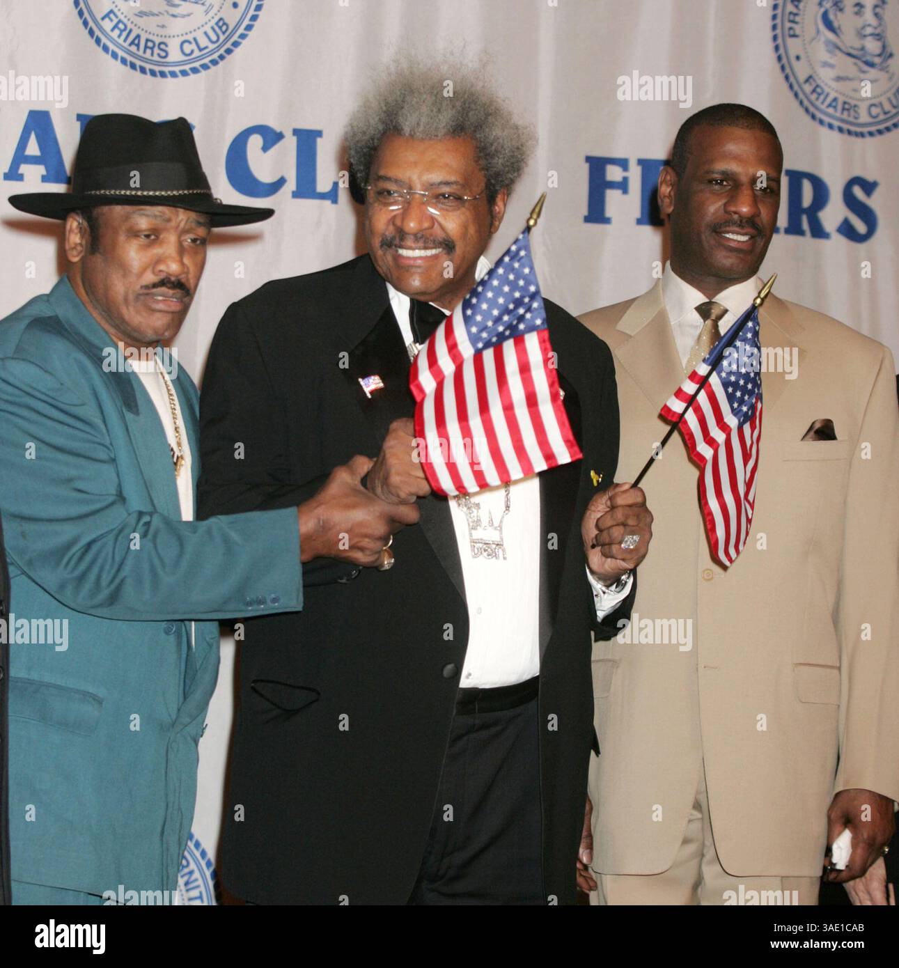 Oct 28, 2005; New York, NY, USA; Boxer JOE FRAZIER, promoter DON KING ...