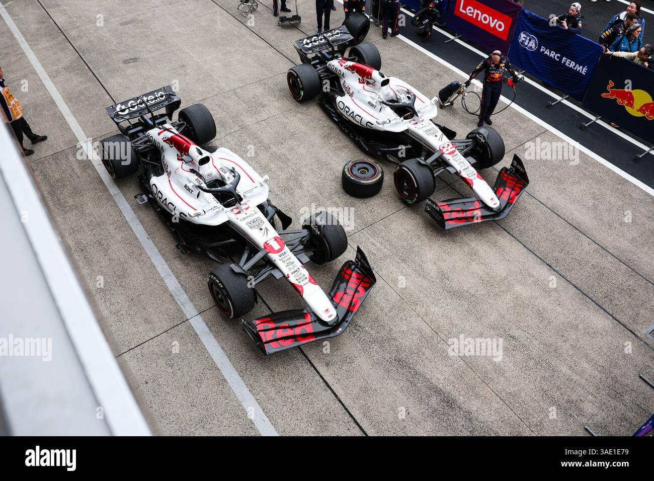 22 TSUNODA Yuki (jap), Red Bull Racing RB21, 01 VERSTAPPEN Max (nld ...