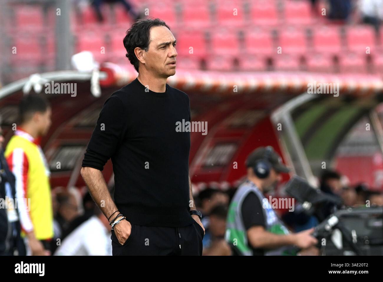 Monza, Italia. 05th Apr, 2025. AC Monza's head coach Alessandro Nesta ...