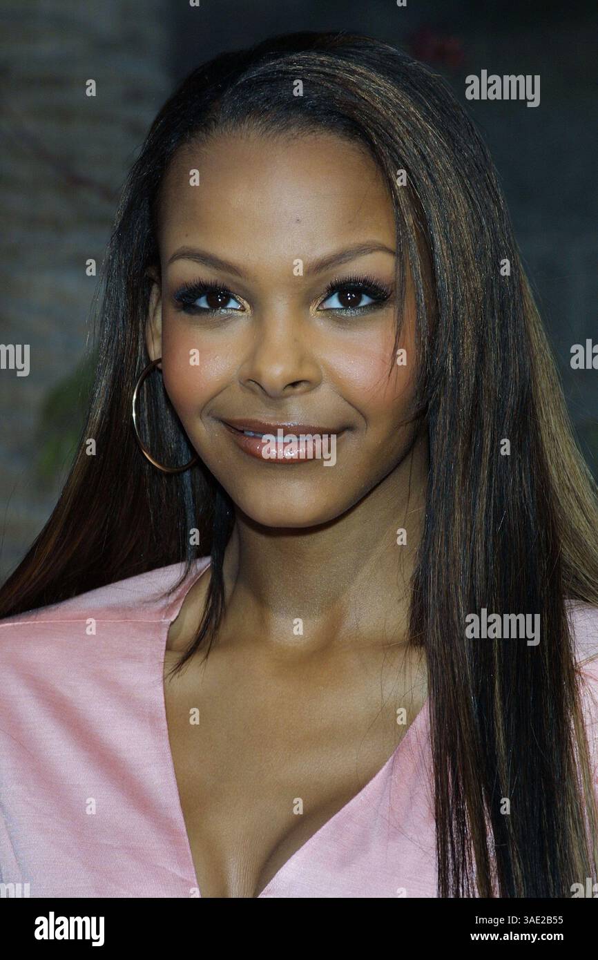 Dec 05, 2000; Las Vegas, Nevada , USA; Singer SAMANTHA MUMBA @ the 2000 ...