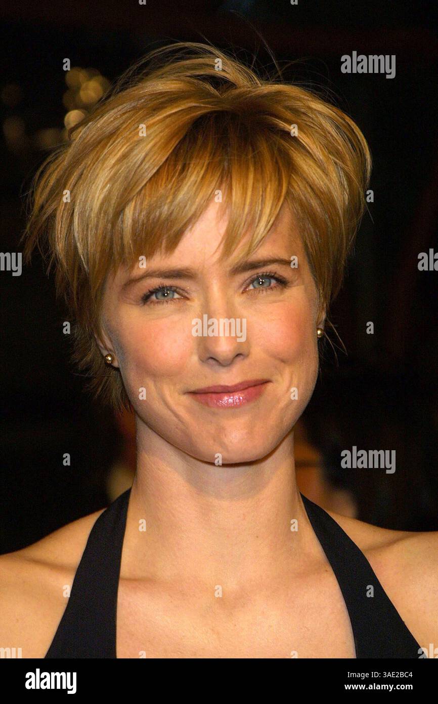 The family man 2000 tea leoni hi-res stock photography and images - Alamy