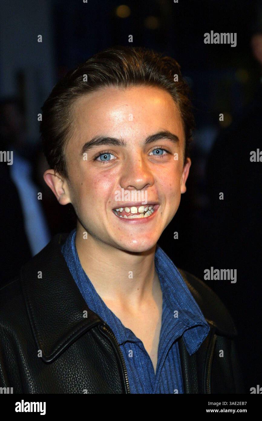 Apr 2001 frankie muniz josie pussycats hi-res stock photography and ...