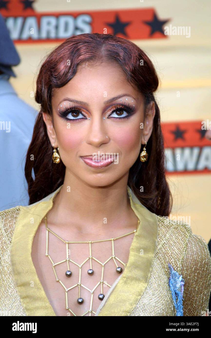 Singer mya hi-res stock photography and images - Alamy