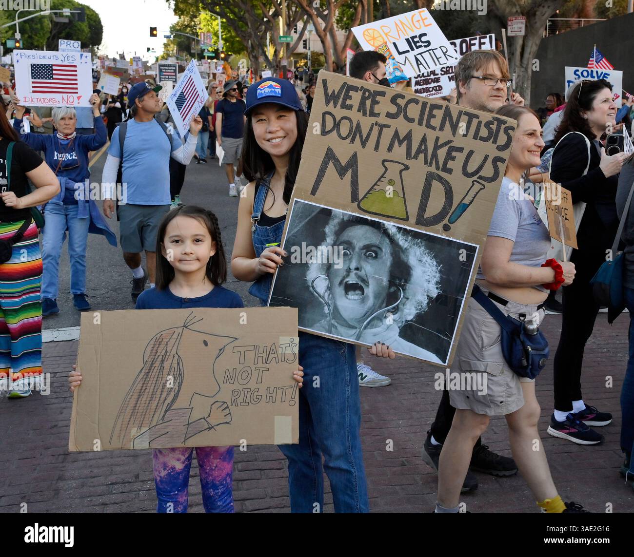 Los Angeles, United States. 05th Apr, 2025. Thousands of protesters ...