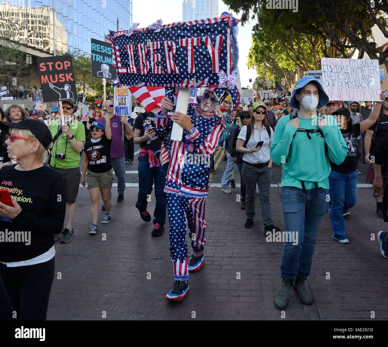 Los Angeles, United States. 05th Apr, 2025. Thousands of protesters ...