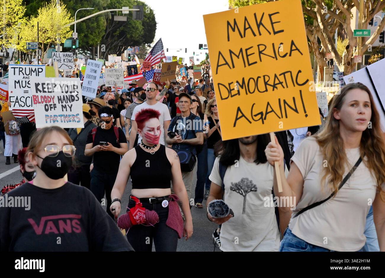 Los Angeles, United States. 05th Apr, 2025. Thousands of protesters ...