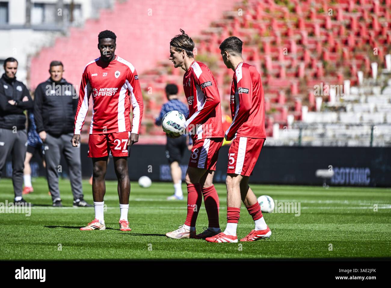 Antwerp's Dennis Praet pictured before a soccer match between Royal Antwerp FC and Club Brugge ...