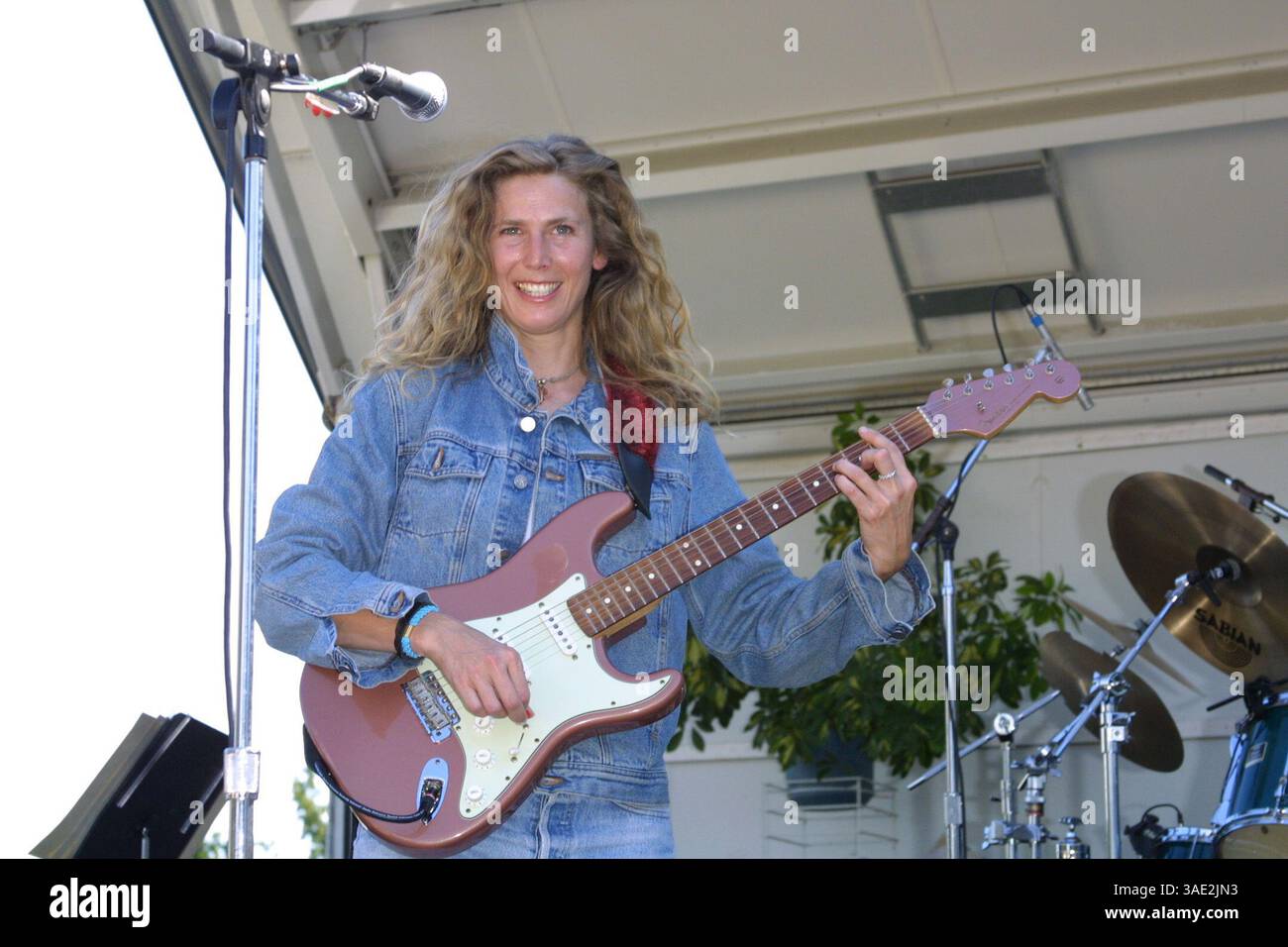 Sep 30, 2001; Los Angeles, CA, USA; Singer/Musician SOPHIE B. HAWKINS ...