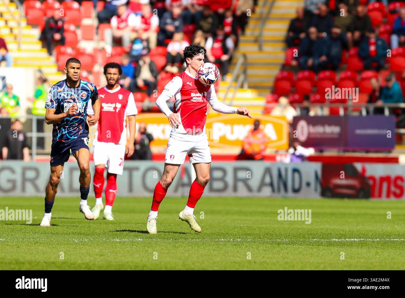 AESSEAL New York Stadium, Rotherham, England - 5th April 2025 Joe ...