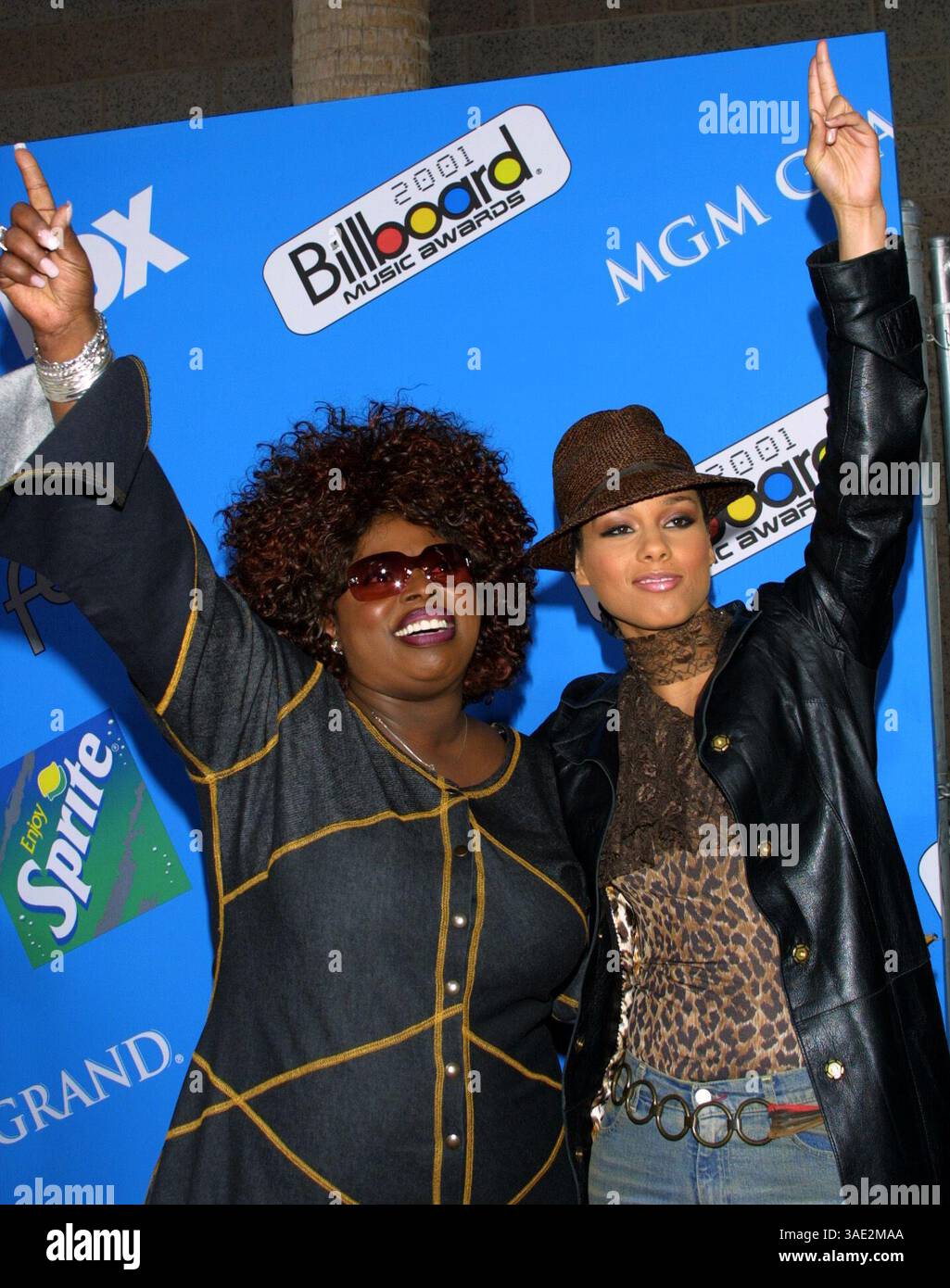 2001 billboard awards alicia keys hi-res stock photography and images ...