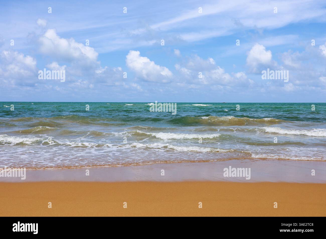 Tropical beach sea waves turquoise hi-res stock photography and images ...
