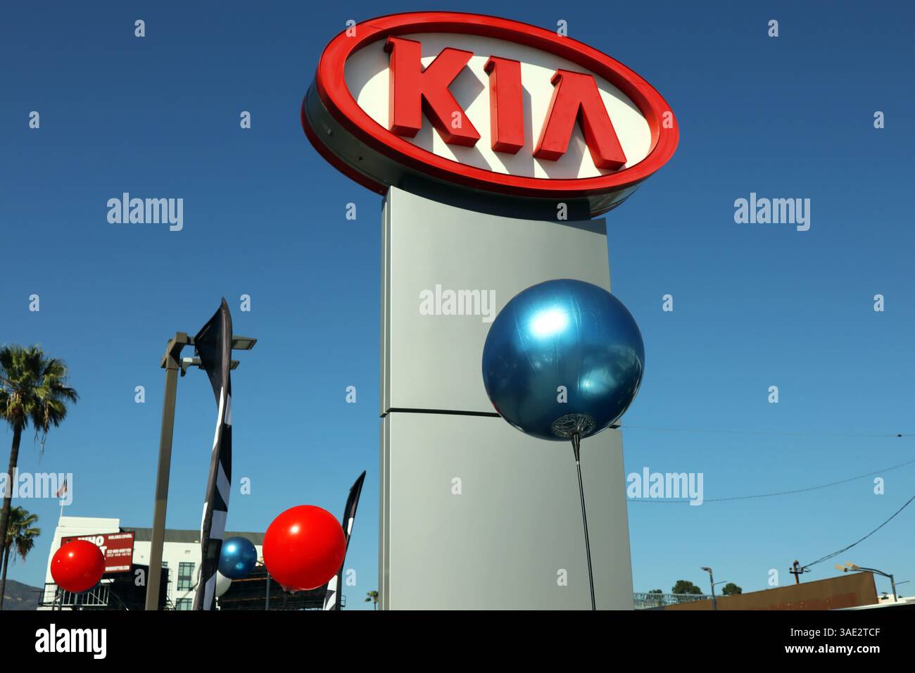 KIA Car Dealership Exterior Sign Stock Photo - Alamy