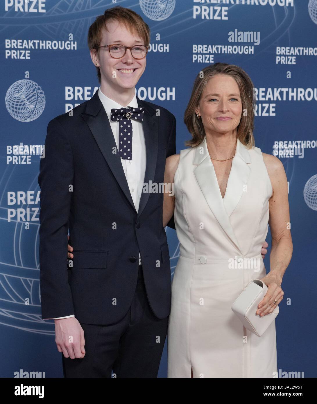 (L-R) Kit Bernard Foster and Jodie Foster arrives at the 11th ...