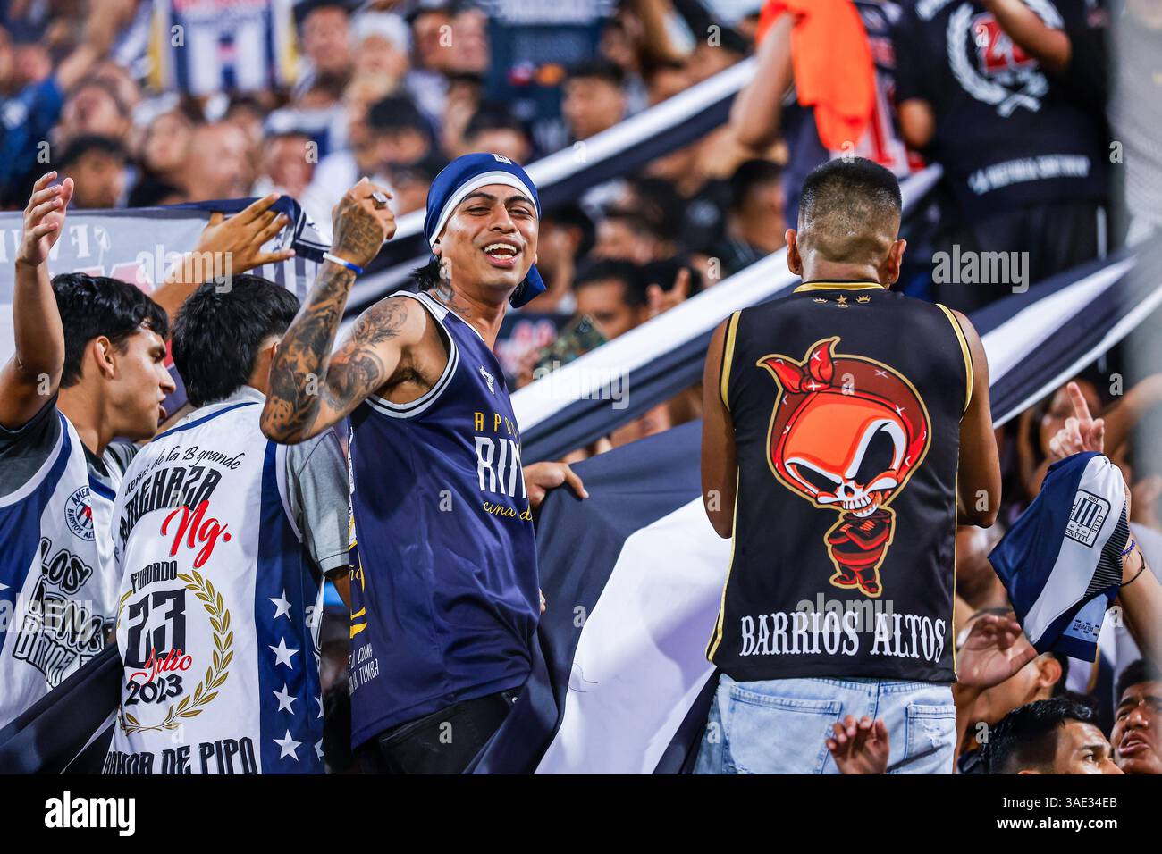 LIMA, LI - 05.04.2025: ALIANZA LIMA VS UNIVERSITARIO - Hinchas from Alianza Lima singing before ...