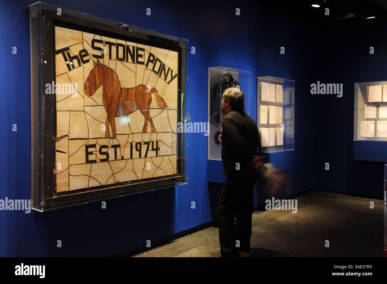 Tour the constitution event hi-res stock photography and images - Alamy