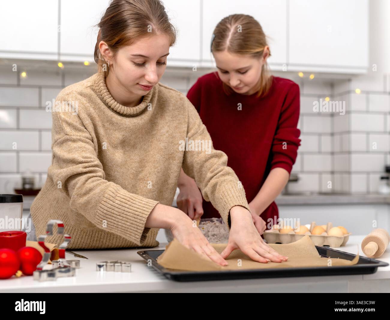 Kid gingerbread house hi-res stock photography and images - Alamy