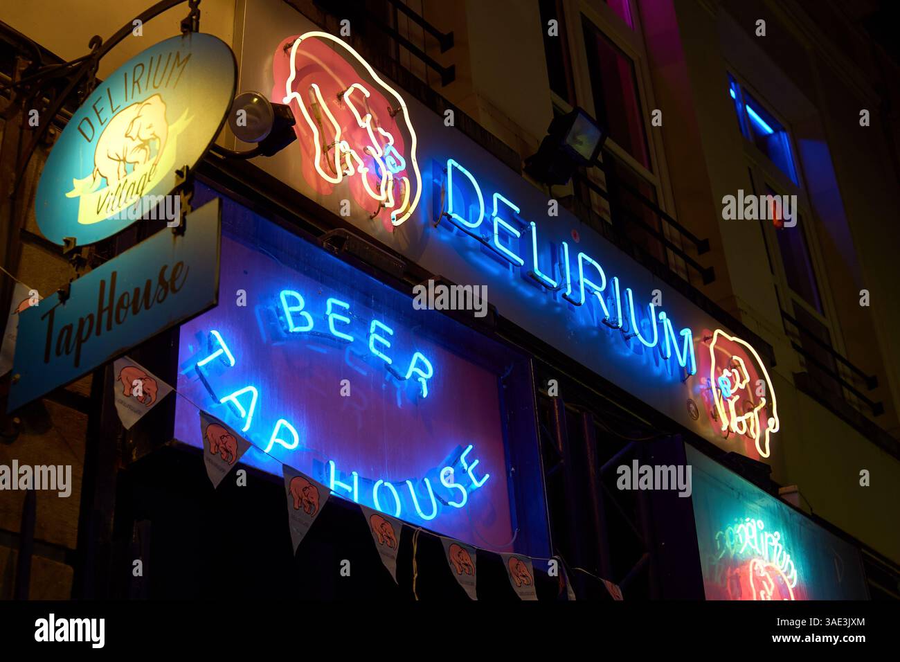 Delirium cafe and brussels hi-res stock photography and images - Alamy