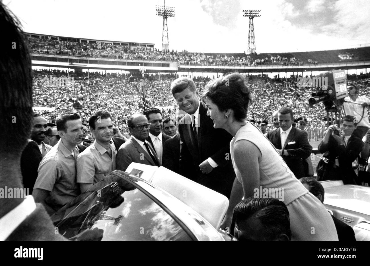 John f kennedy speaking crowd Black and White Stock Photos & Images - Alamy