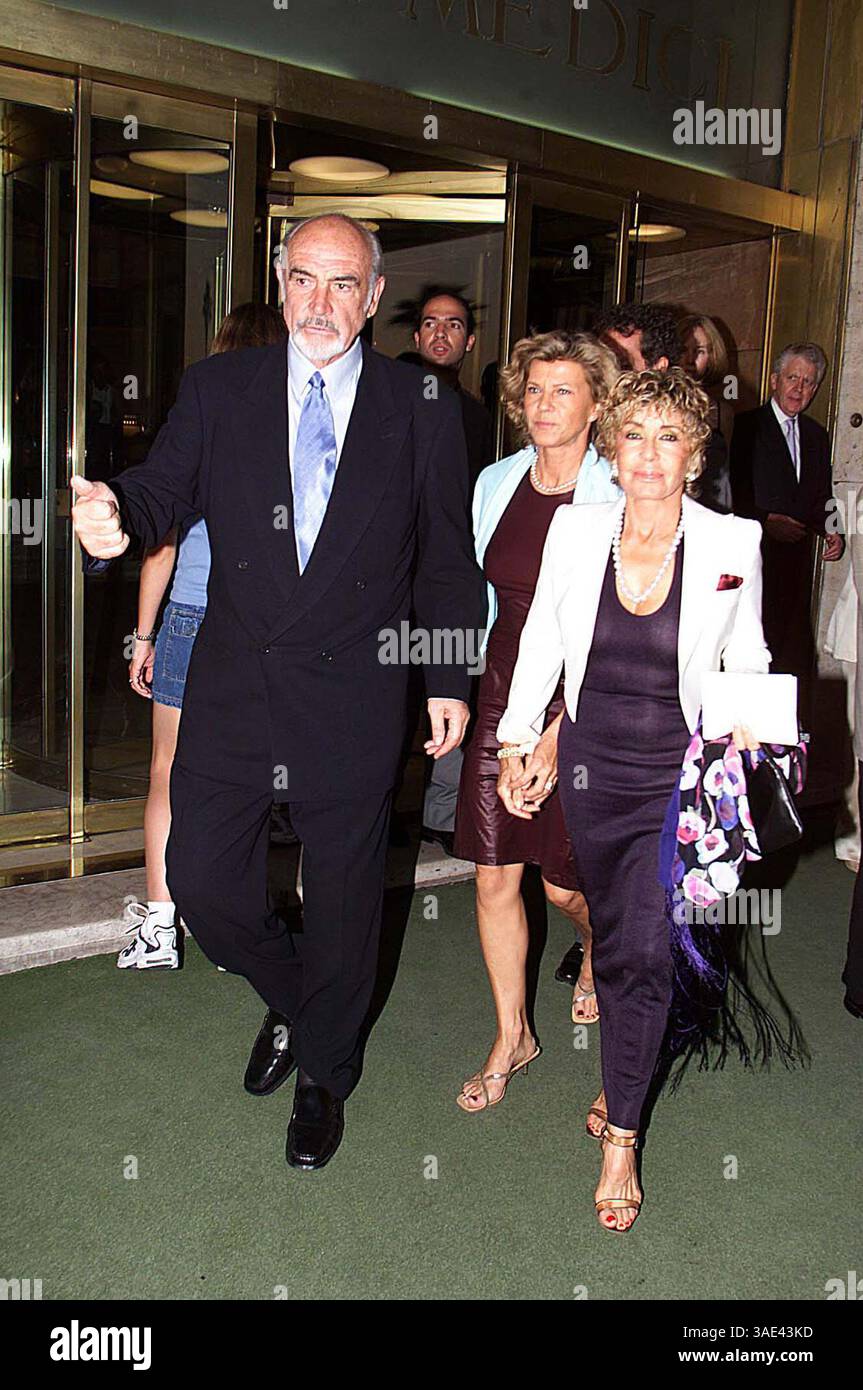 Sean connery wife micheline roquebrune hi-res stock photography and ...