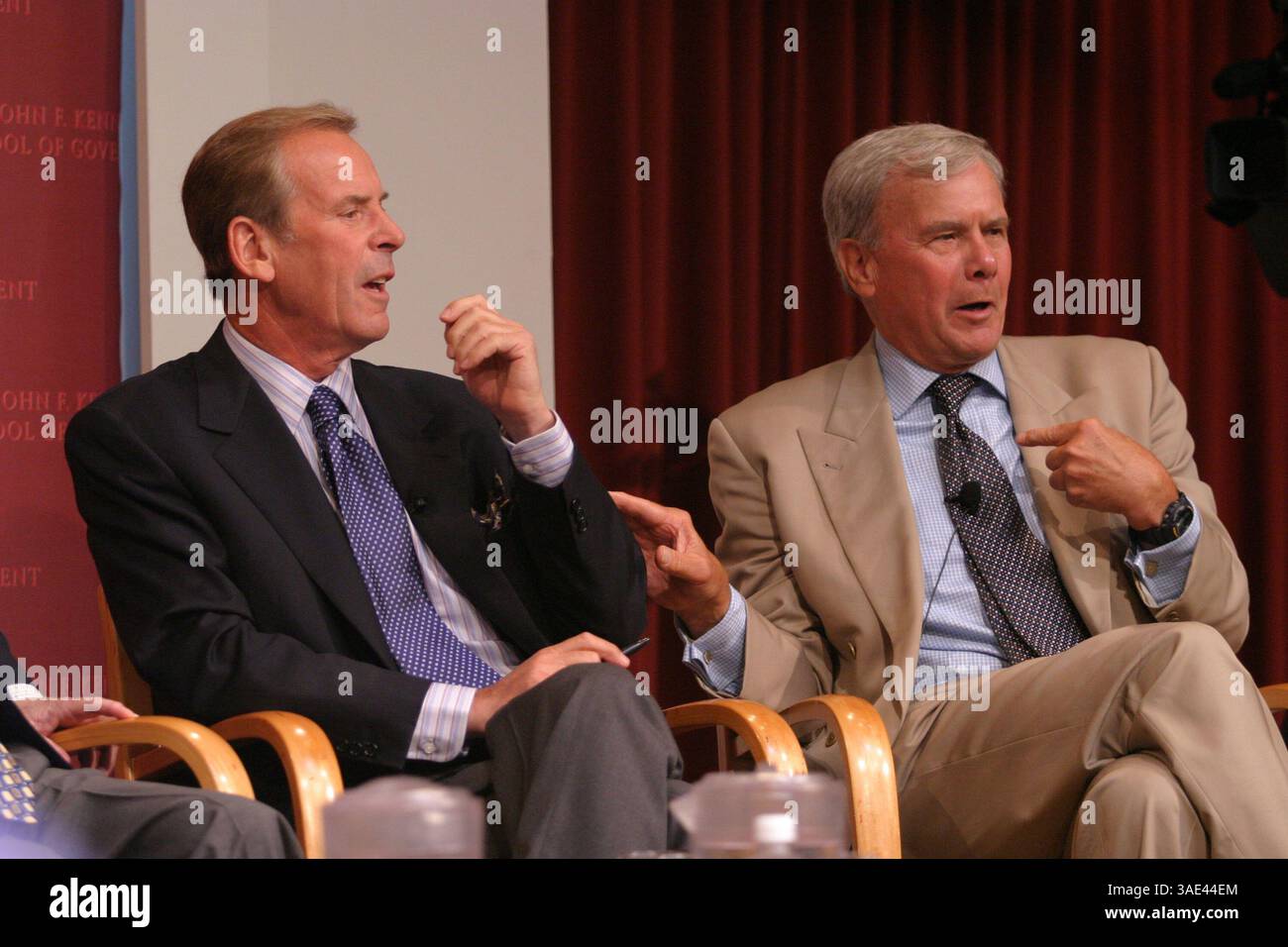 Peter jennings news anchor abc hi-res stock photography and images - Alamy